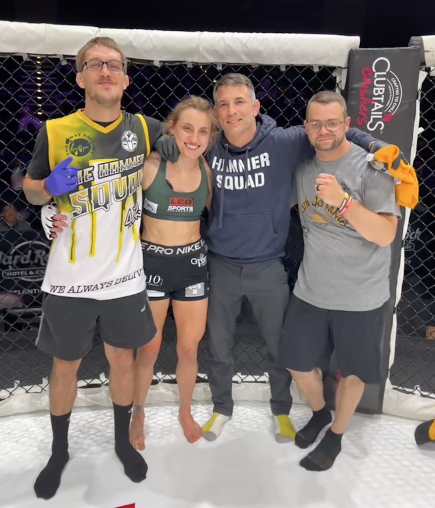 Yellow Jackets coach Thomas wins pro MMA debut - Herald-Standard